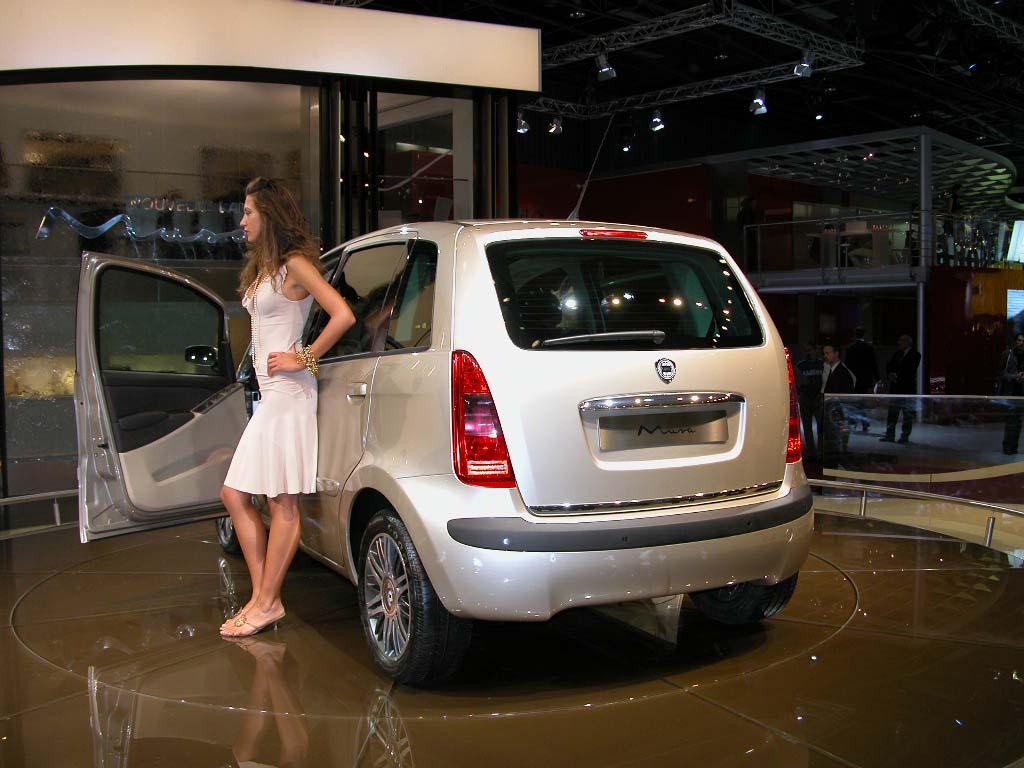 Lancia Musa technical specifications and fuel economy